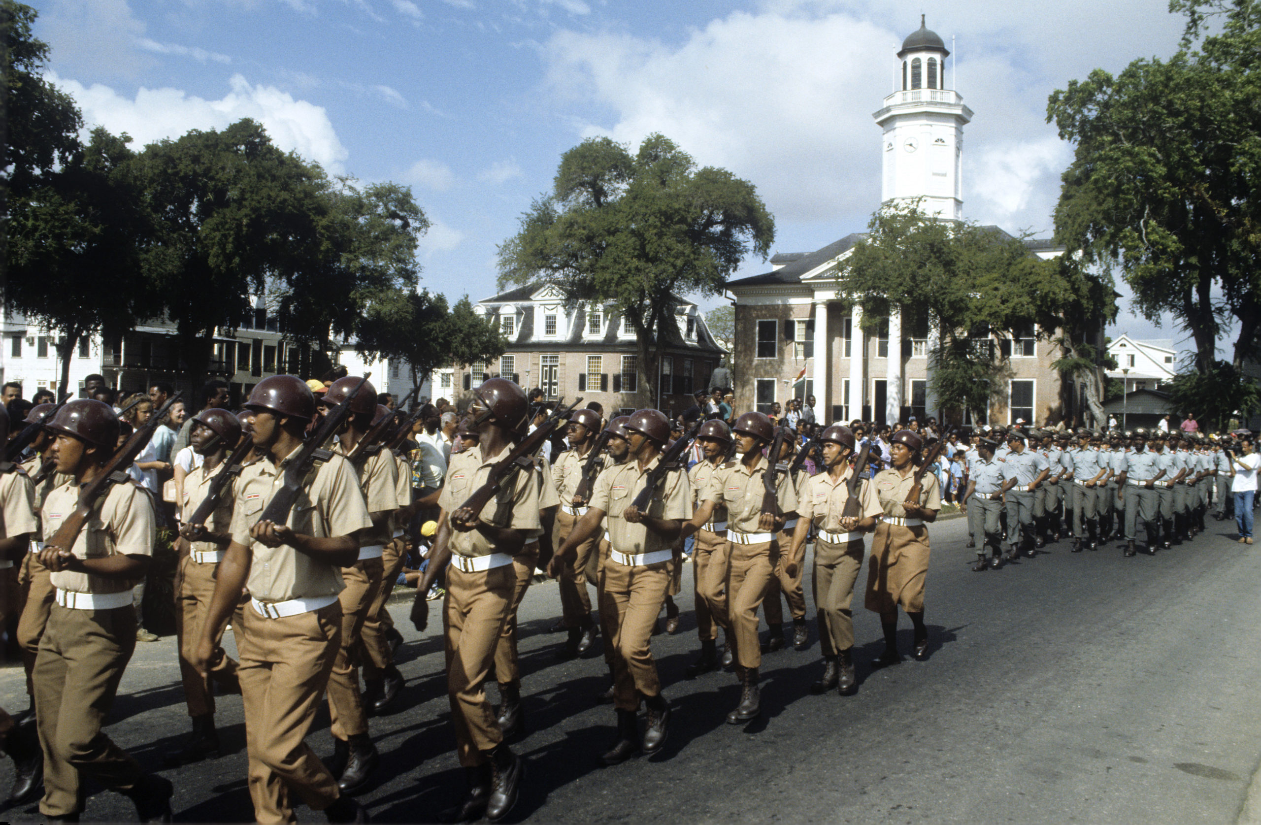 ‘Nederlandse kolonel niet betrokken bij Bouterse-coup’ - Historisch ...
